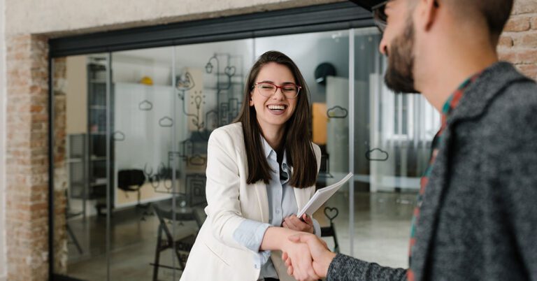 What Is a Retention Bonus? How to Use It Correctly in 2024 | Terryberry