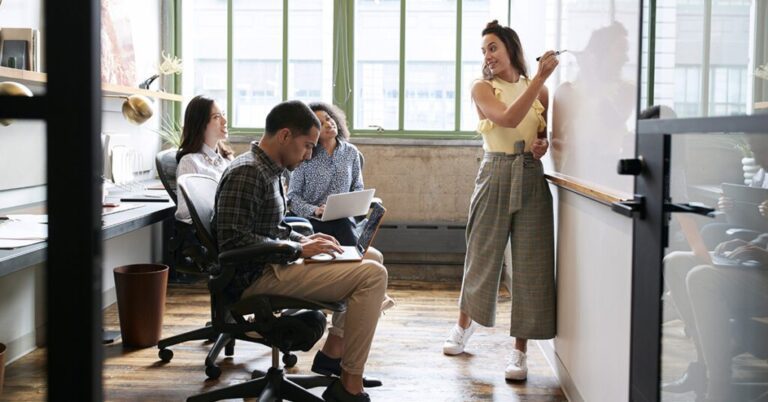 What Is a Retention Bonus? How to Use It Correctly in 2024 | Terryberry